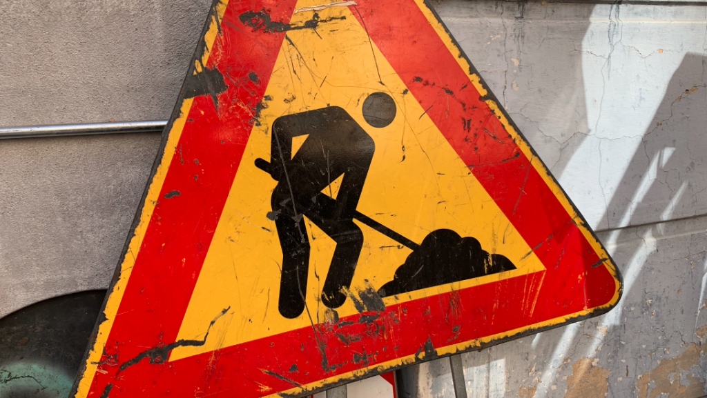 Pino Torinese. Lavori, senso unico alternato in Via Roma angolo Via ...